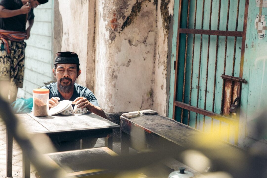 Traditional Sasak Coffee Making Practices in Ampenan, Lombok – We Seek More