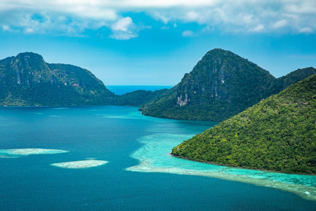 How to Visit Bohey Dulang Island & Hike to the Viewpoint