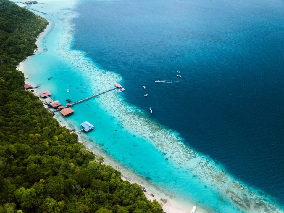 How to Visit Bohey Dulang Island & Hike to the Viewpoint