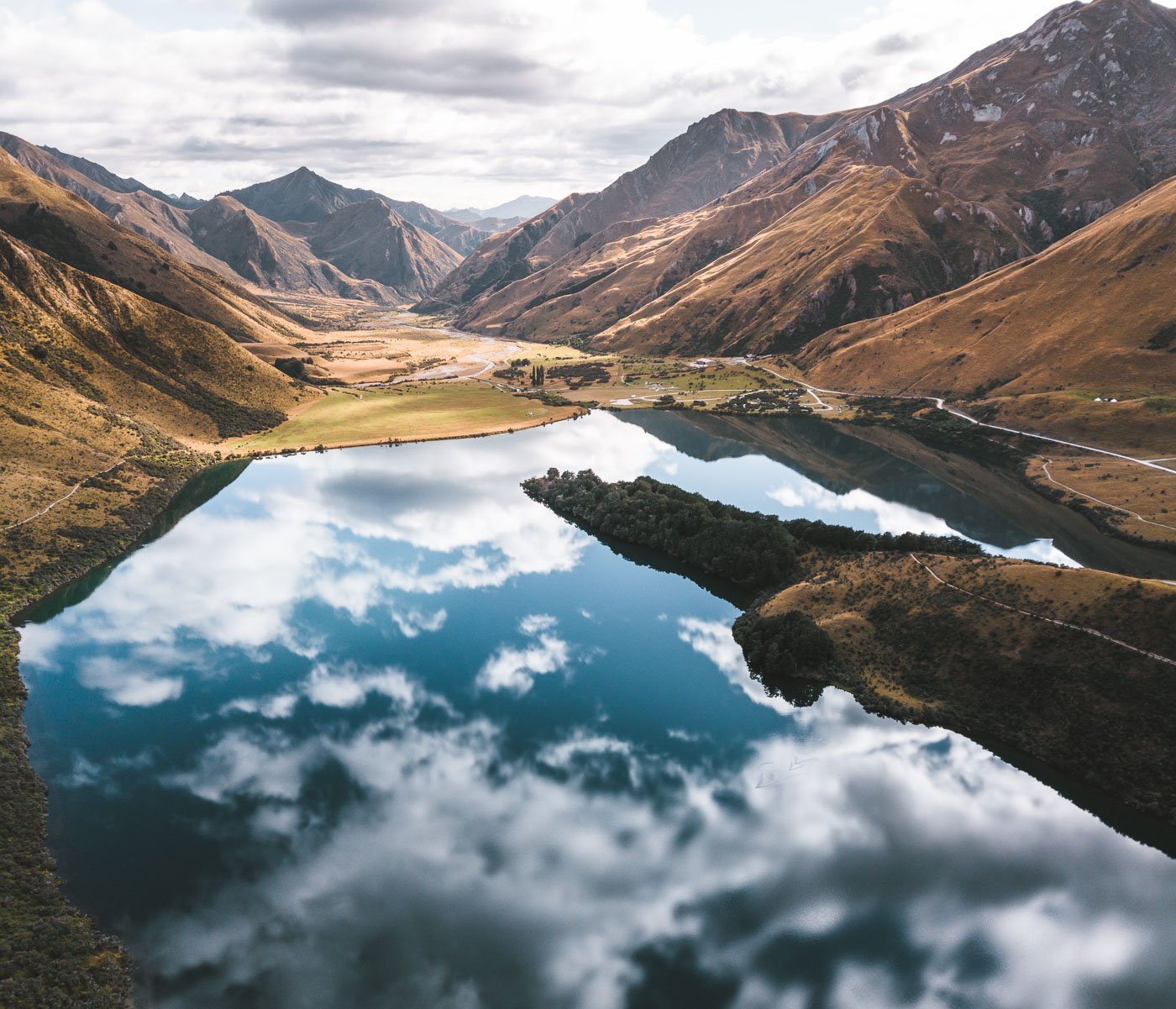 Moke Lake New Zealand: Hiking and Camping near Queenstown