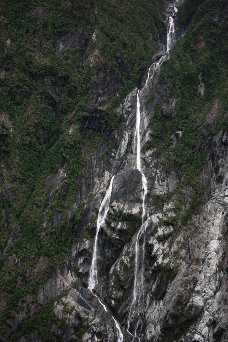 Hiking to Roberts Point Track: Franz Josef Glacier Lookout