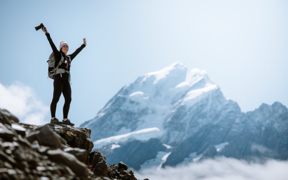 How to Hike the Hooker Valley Track in New Zealand (2023 Guide)