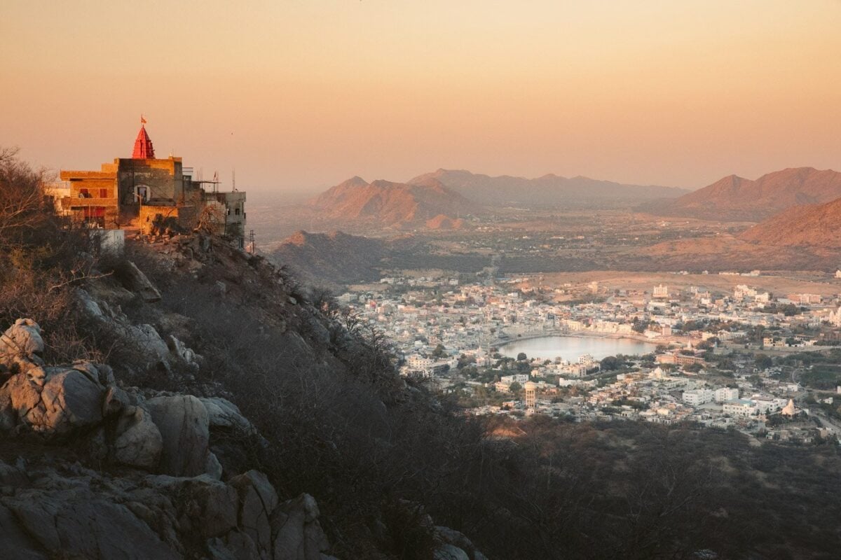 How to Visit Savitri Temple: The Best Viewpoint in Pushkar