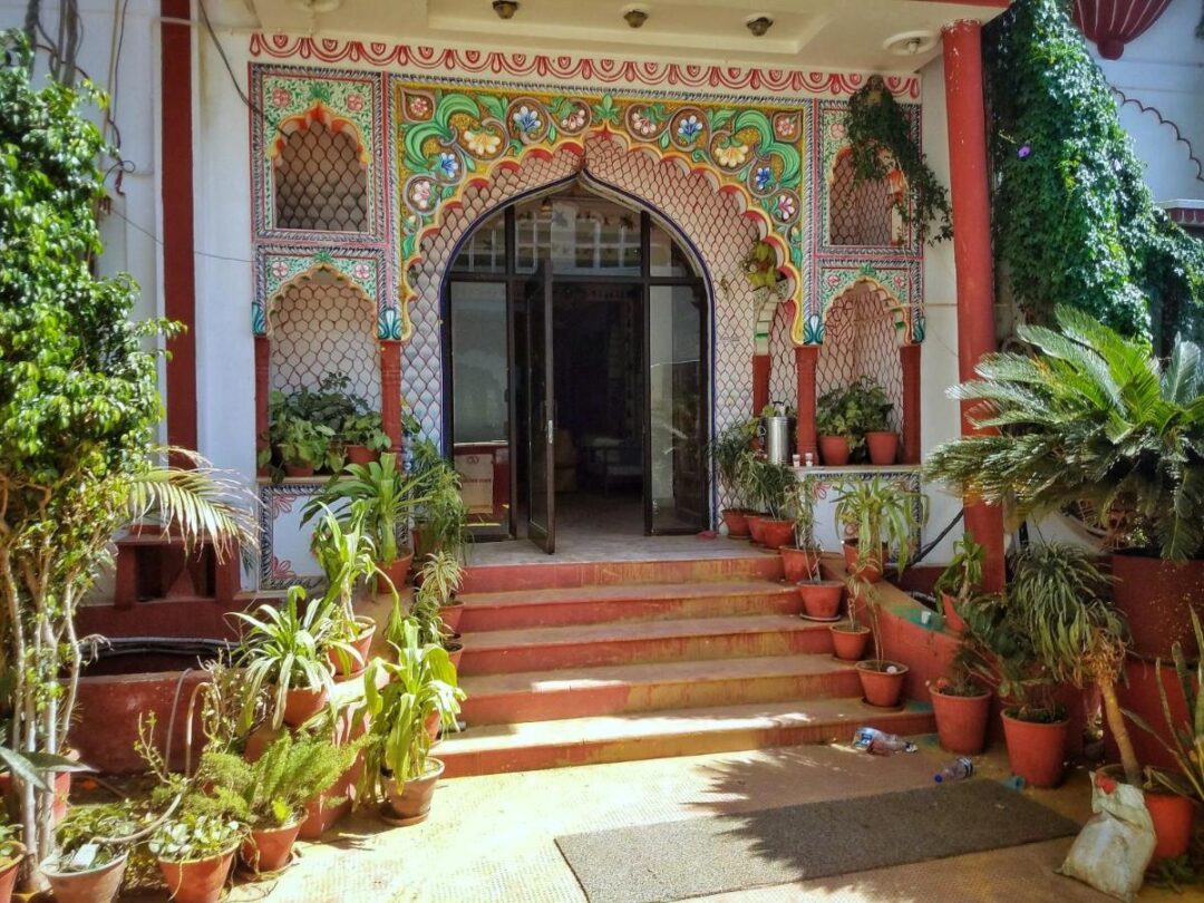 How to Visit Savitri Temple: The Best Viewpoint in Pushkar