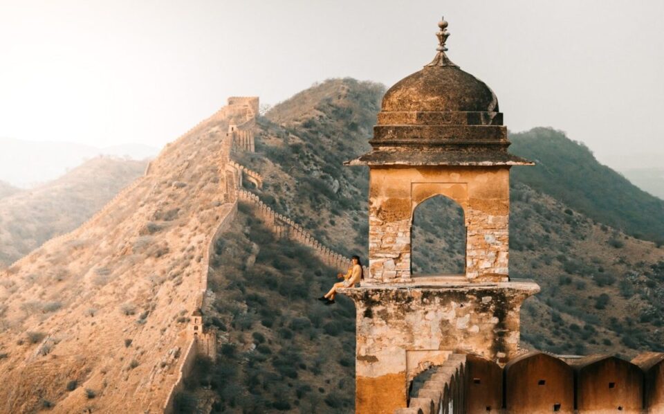 Exploring & Climbing the Jaipur Wall Near Amer Fort