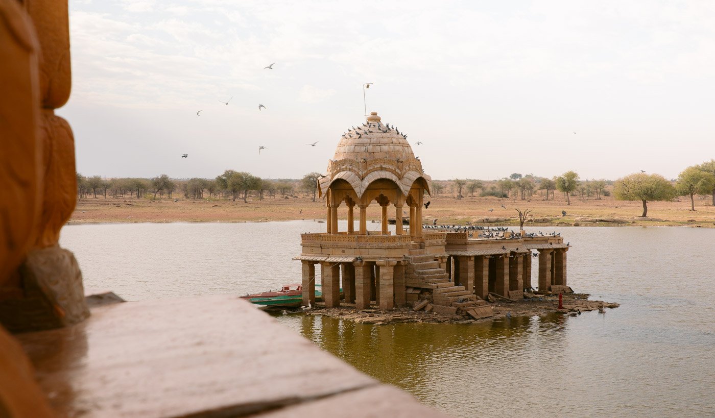 How to Visit Gadisar Lake From Jaisalmer, India
