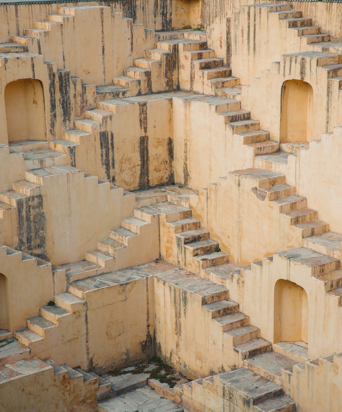 How to Visit the Jaipur Stepwell: Panna Meena Ka Kund