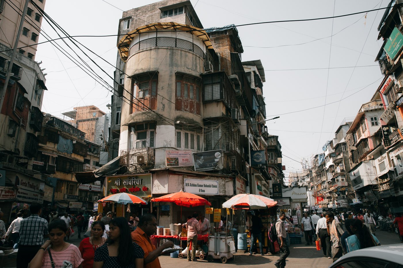 Visiting the Chor Bazaar: Mumbai Thieves Market