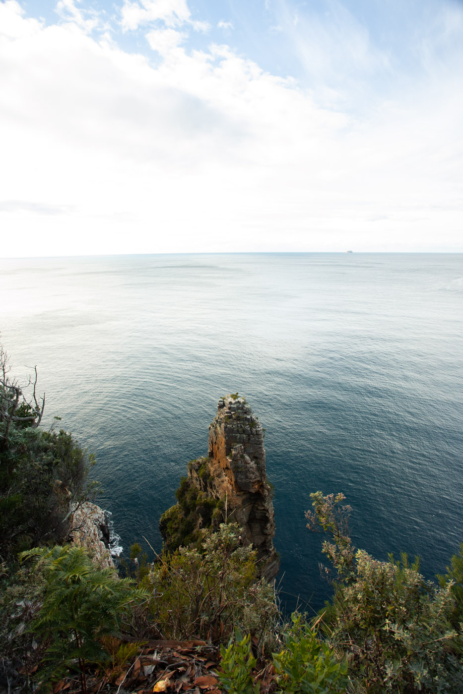 Waterfall Bay: Tasman Arch & Devils Kitchen, Tasmania