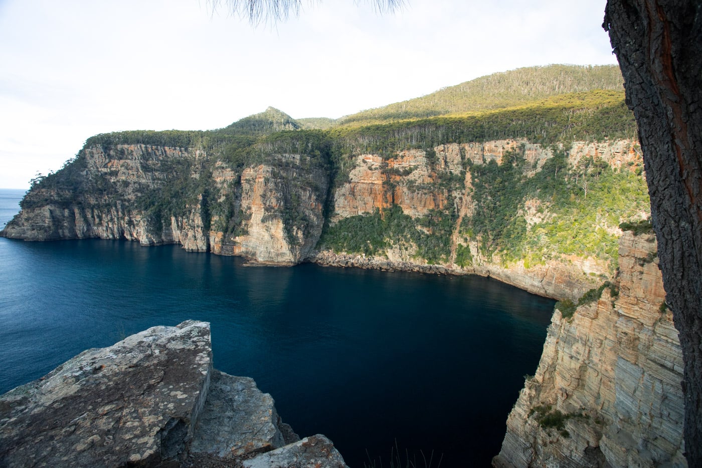 Waterfall Bay: Tasman Arch & Devils Kitchen, Tasmania
