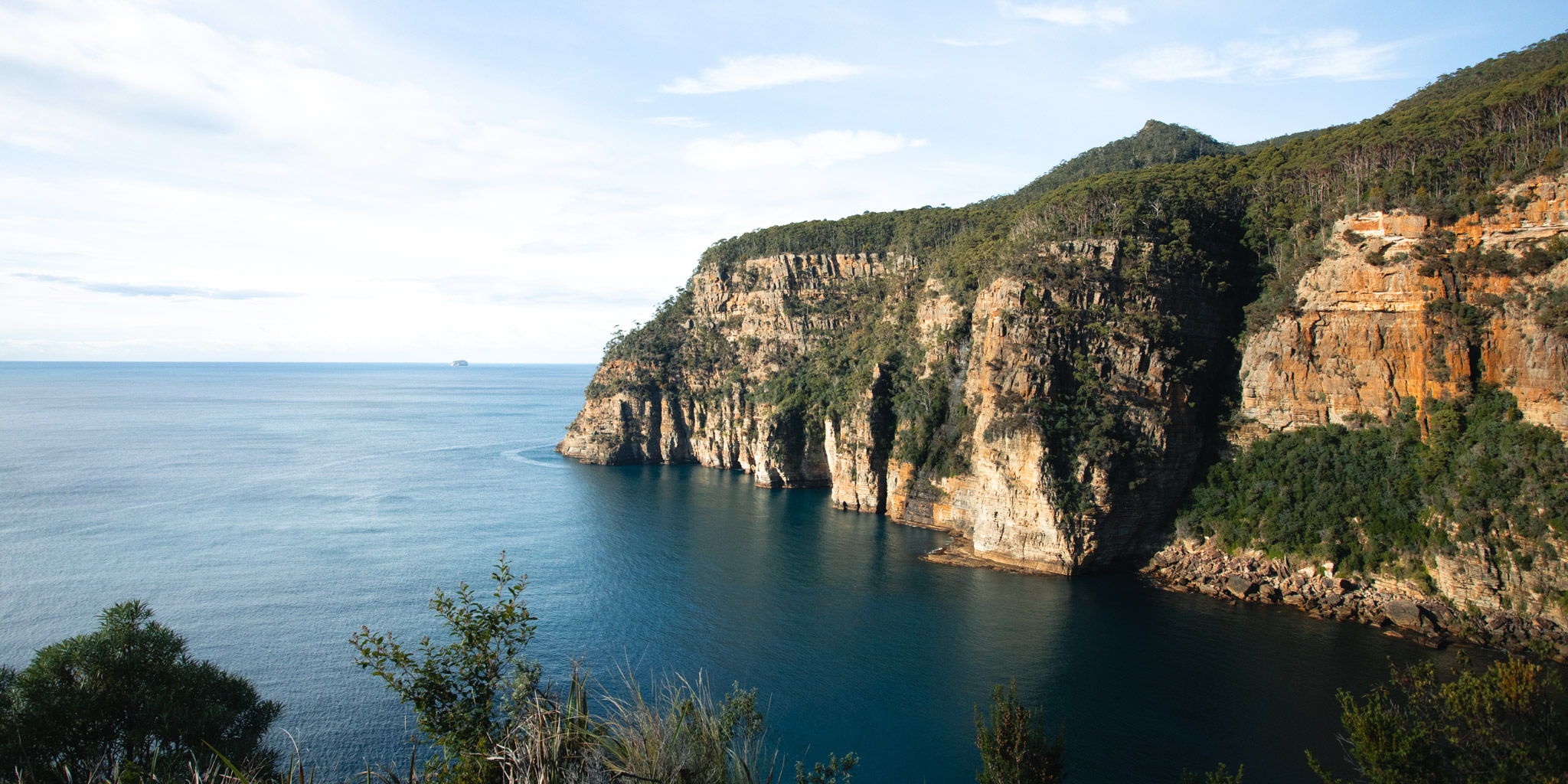 Waterfall Bay, Tasman Arch & Devils Kitchen Track Tasmania – We Seek ...