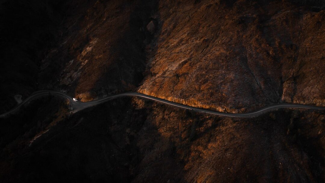 How to Drive the 99 Bends Road in Queenstown ,Tasmania