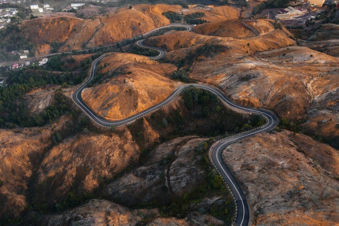 How to Drive the 99 Bends Road in Queenstown ,Tasmania