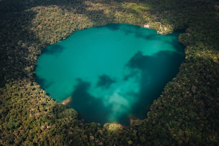 How to Visit Lake Eacham & the Crater Lakes from Cairns