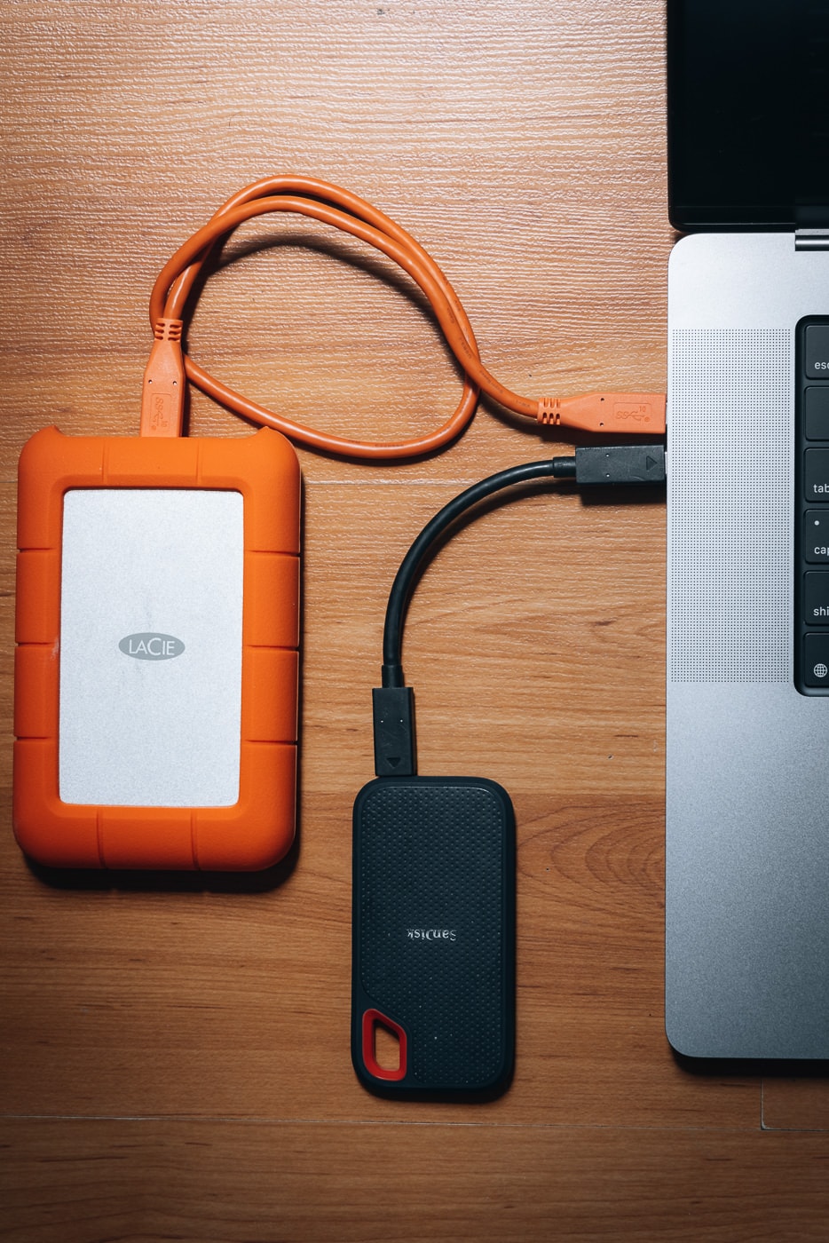 Digital Nomad Packing List - 15 Practical Things Everyone Needs in 2022 ...