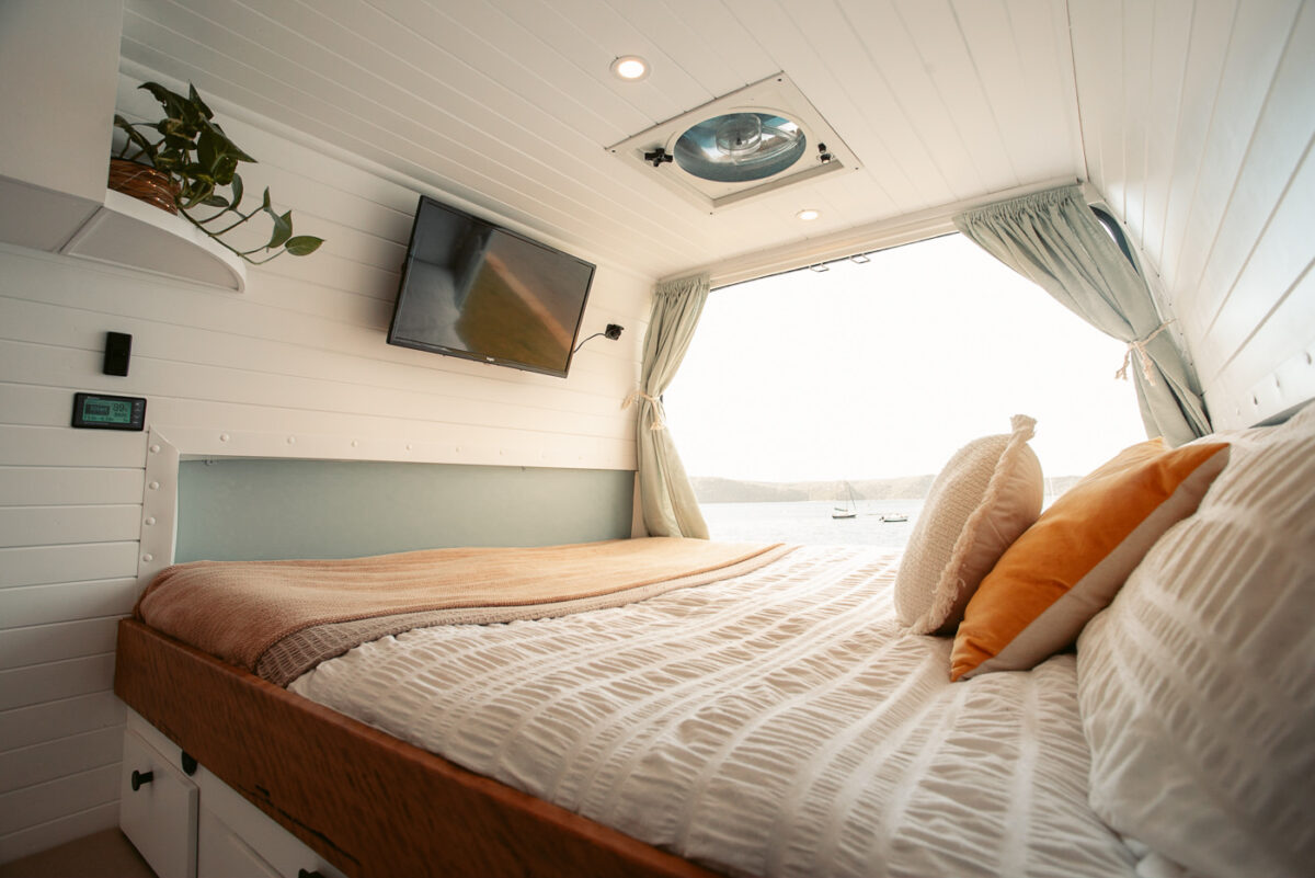 Finding the Best Road Trip Vans & Camper Van Rentals in USA