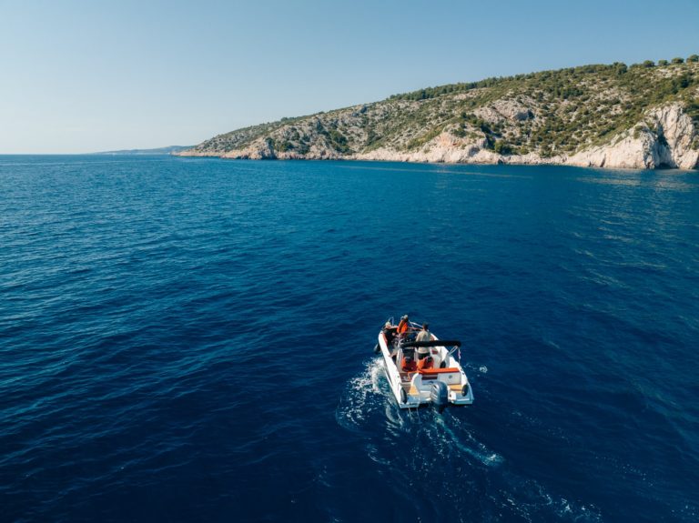 How to Get to the Croatian Blue Lagoon From Split & Trogir