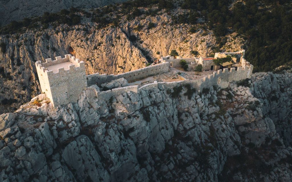 How to Hike to Starigrad Fortress & Omiš Castle in Croatia