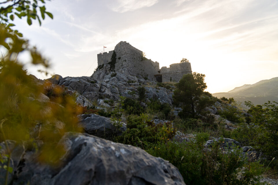 How to Hike to Starigrad Fortress & Omiš Castle in Croatia