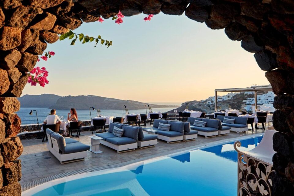 11 Best Places to Stay in Oia Santorini - Top Hotels in 2023 – We Seek ...