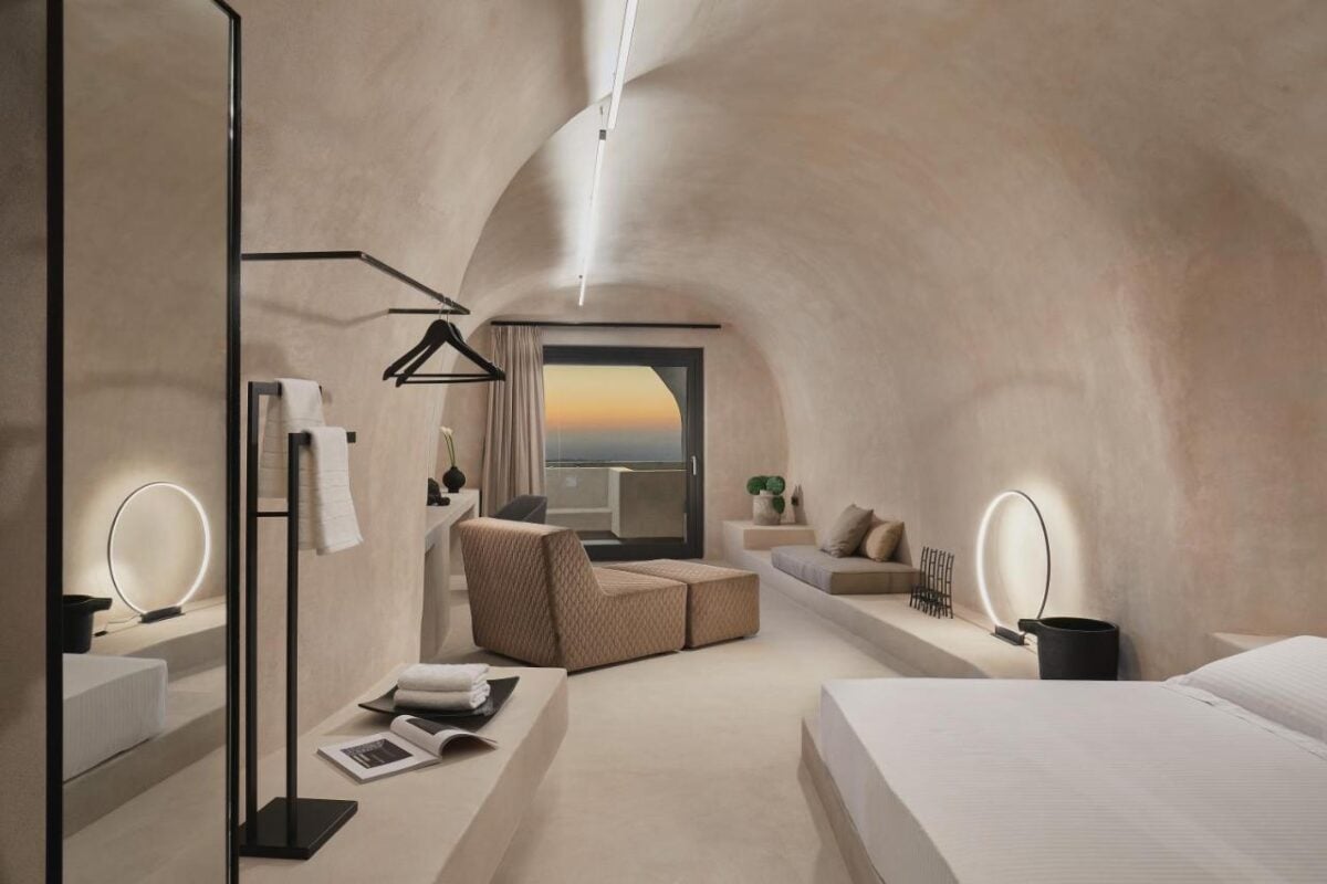 11 AMAZING Cave Hotels in Greece for a Unique Stay