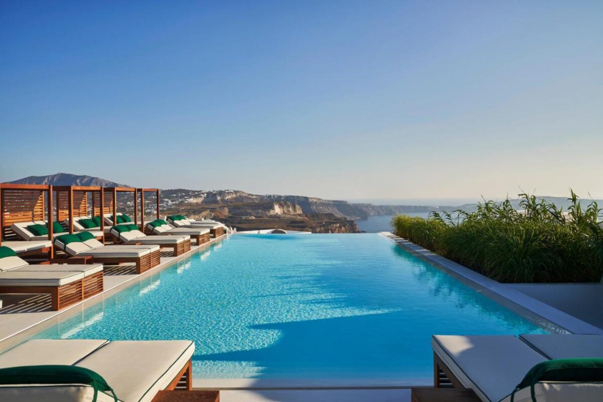 11 Best Hotels in Fira, Santorini for Amazing Caldera Views