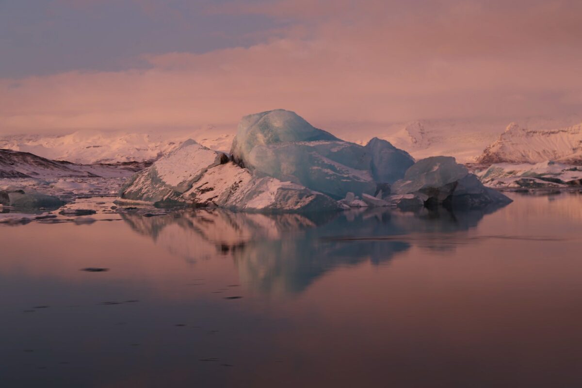 4 Glacier Boat Tours in Iceland: A Comprehensive Roundup