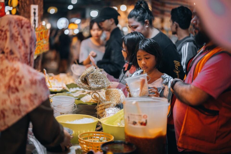 Visiting the Ao Nang Night Market in Krabi