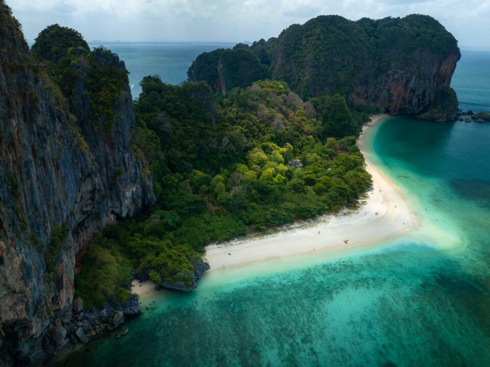Bat Cave Railay: Epic Viewpoint on Phra Nang Beach, Krabi