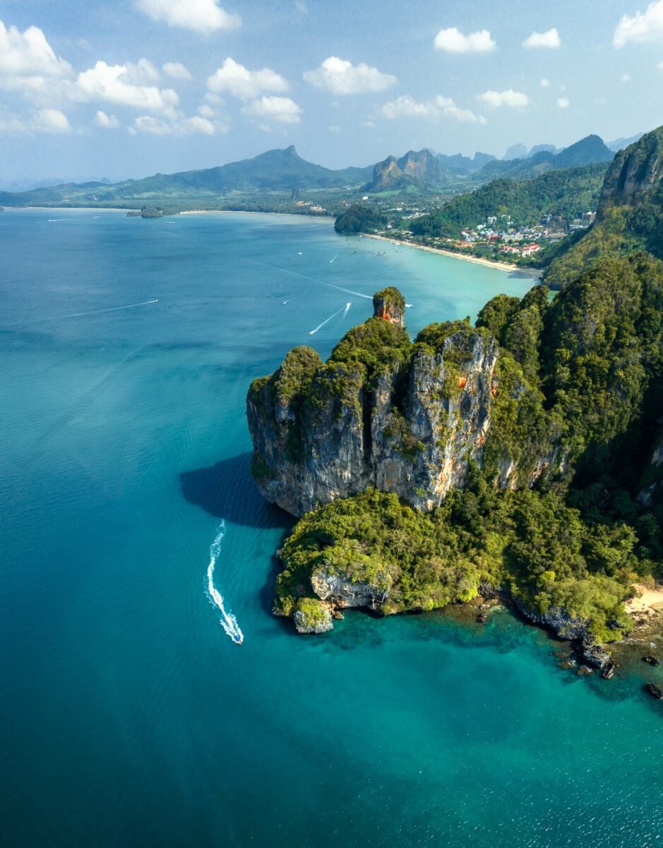 Guide to Visiting Phra Nang Beach & Cave in Railay, Krabi