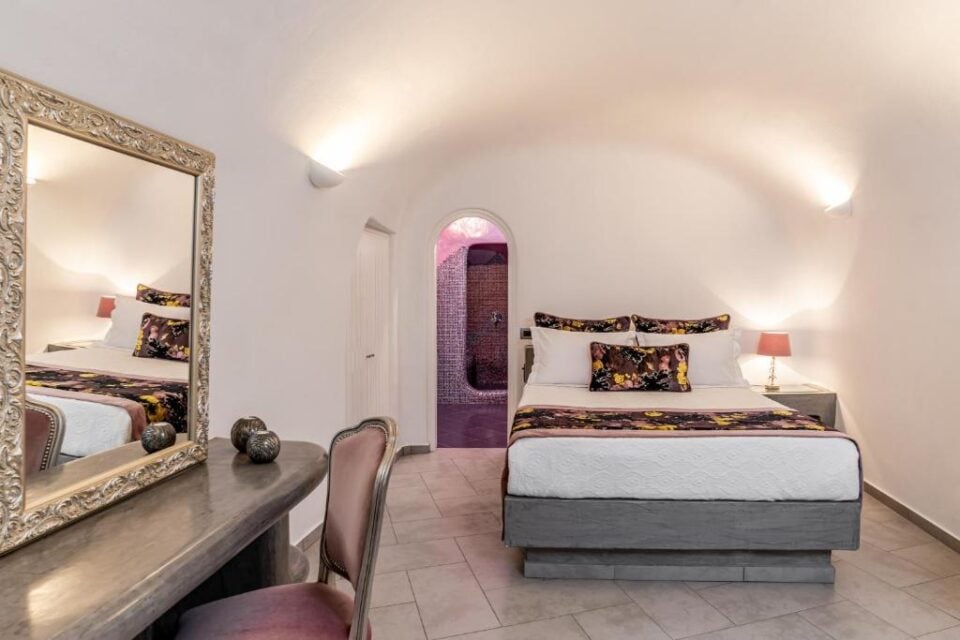 11 AMAZING Cave Hotels in Greece for a Unique Stay