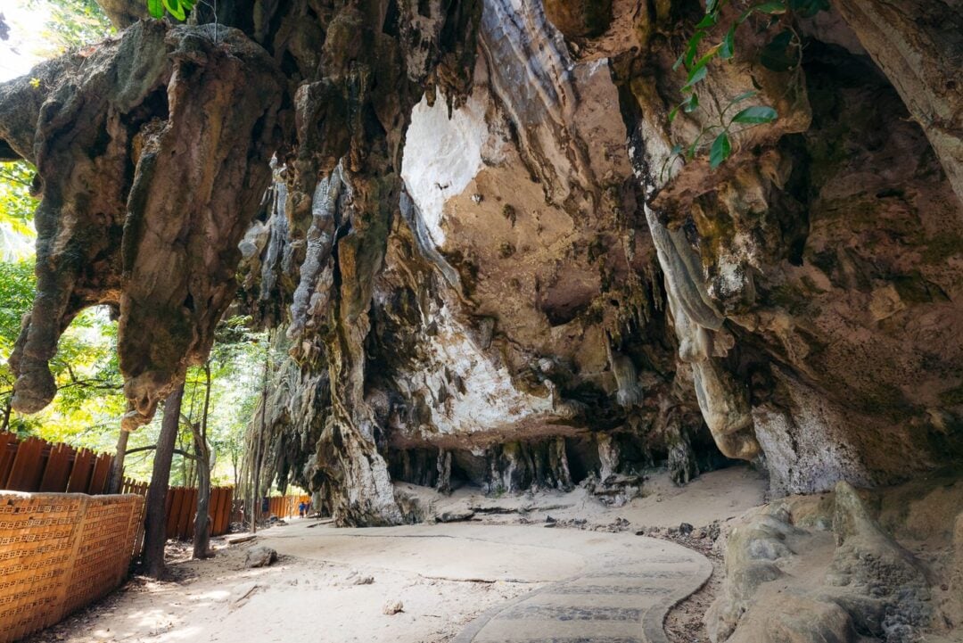 Guide to Visiting Phra Nang Beach & Cave in Railay, Krabi