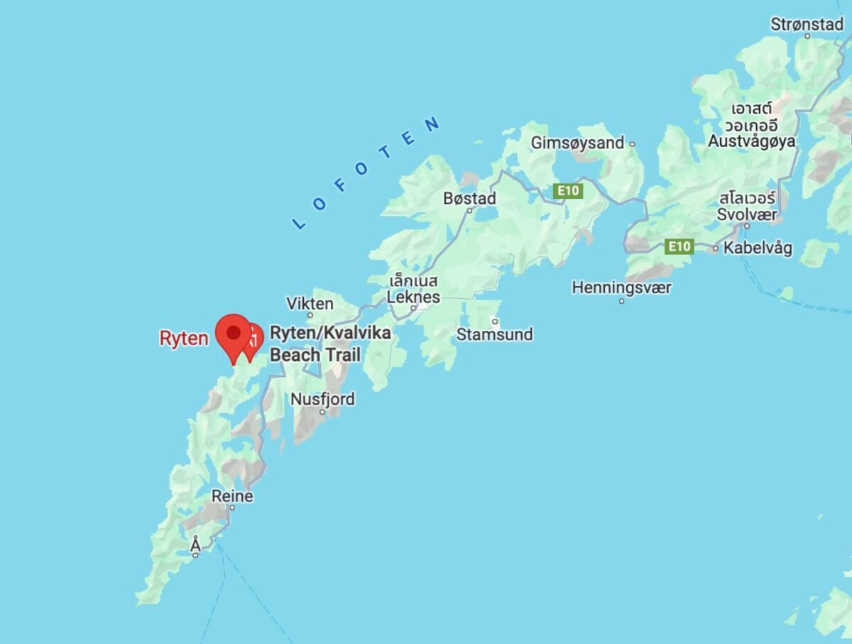 Ryten Hike to Kvalvika Beach Viewpoint in Lofoten, Norway