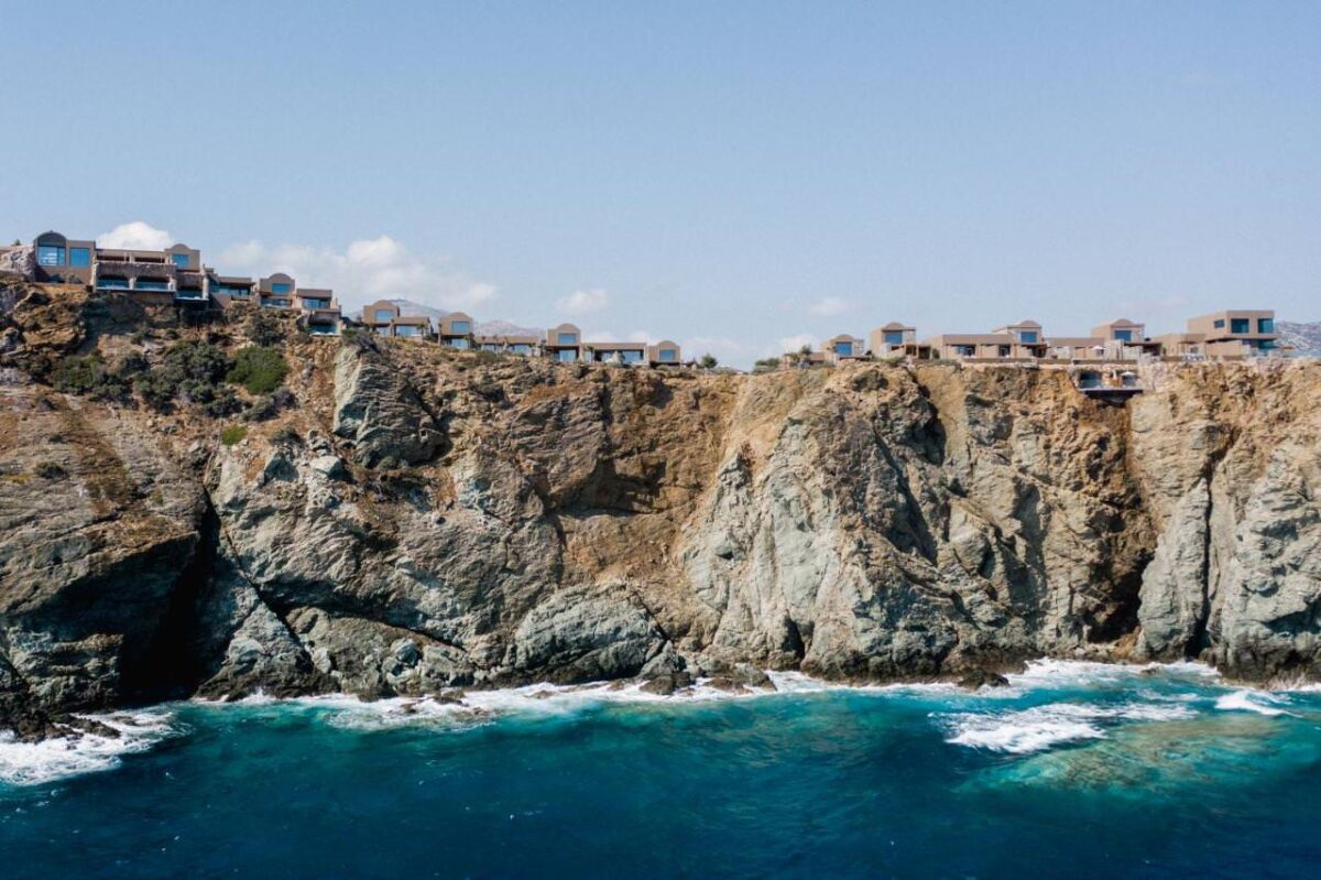 11 AMAZING Cave Hotels in Greece for a Unique Stay