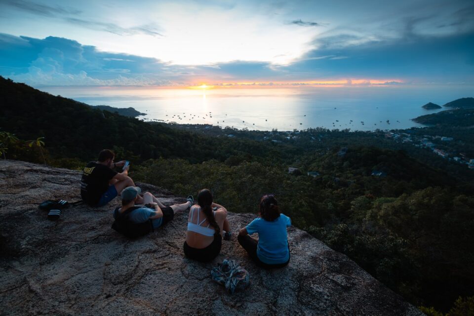 West Coast Viewpoint & Tanote Peak: Koh Tao Hiking Guide