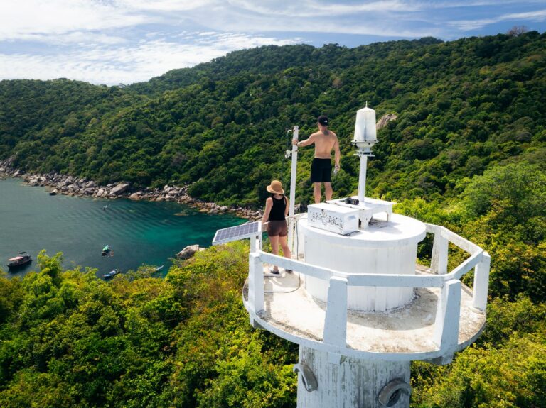 How to Hike to Koh Tao Lighthouse + Map (Gluay Teun Bay)