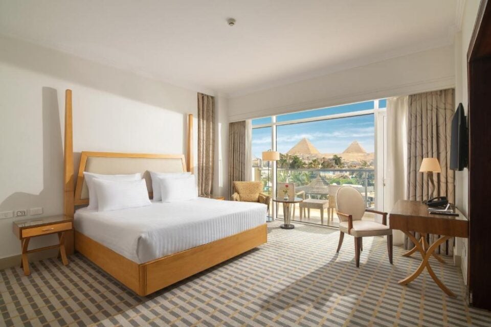 10 BEST Hotels With Pyramid Views in Cairo & Giza